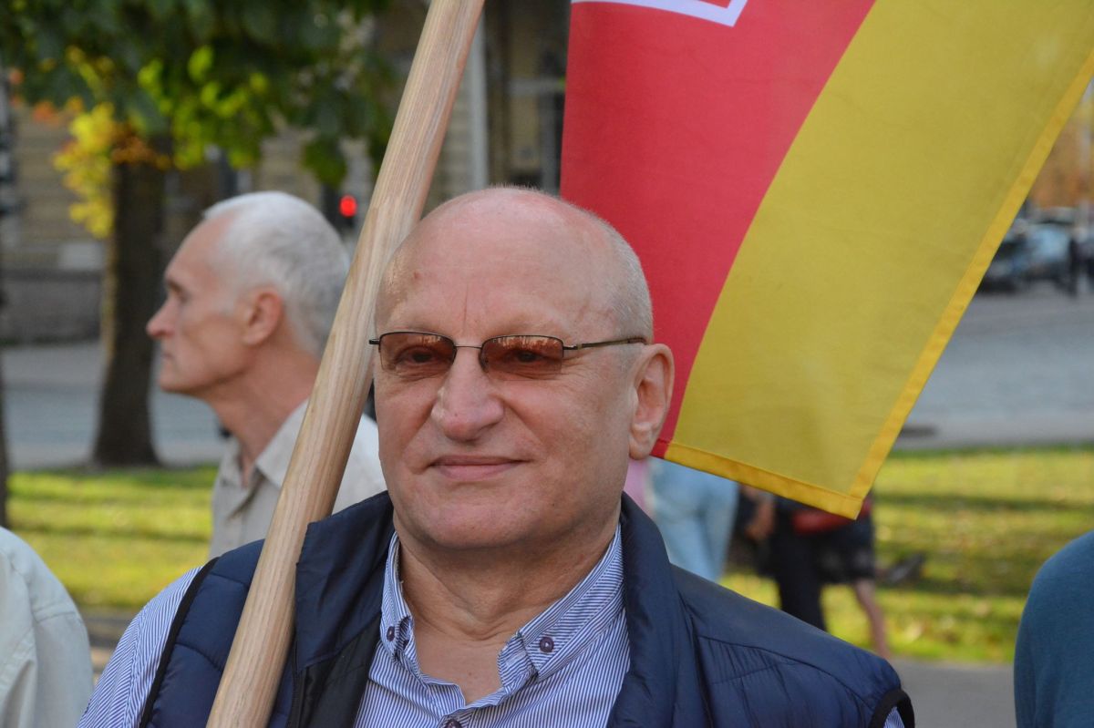 ALGIMANTAS RUSTEIKA: Vidinė emigracija ir procentai – Kelkis, Lietuva!